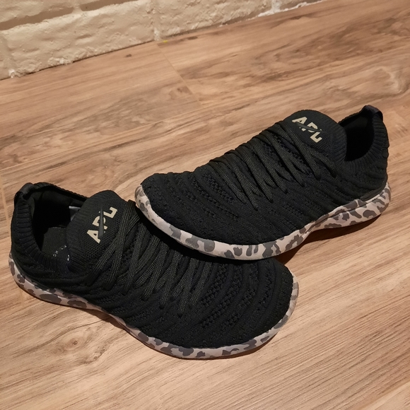 APL | Shoes | Apl Techloom Wave Black Leopard Athletic Shoes Womens ...